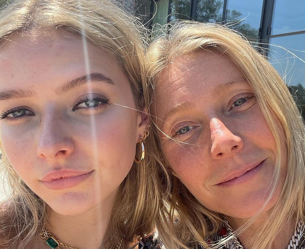 Vezi fotografii cu Apple Martin, fiica de 15 ani a lui Gwyneth Paltrow ...